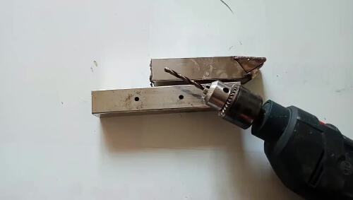 普通钻头钻不锈钢总烧坏钻头?师傅教你30年前的2个妙招,长见识