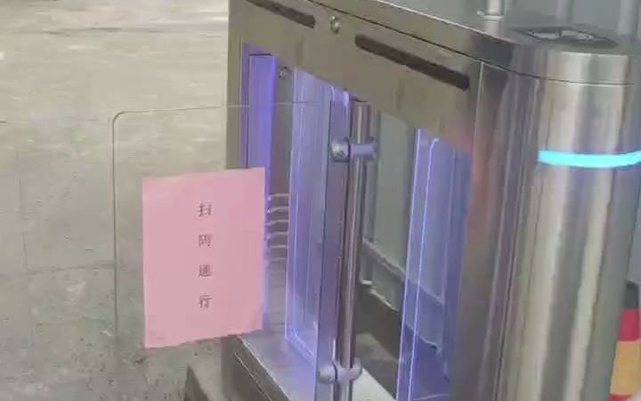 医院使用巨龙创视数字哨兵人脸识别健康码测温门禁机