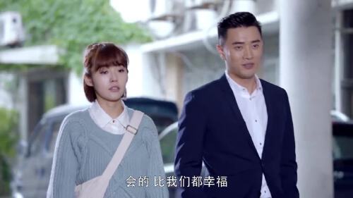亲爱的设计师:总裁主动拉手,姑娘察觉不妥,索性停下直接说开