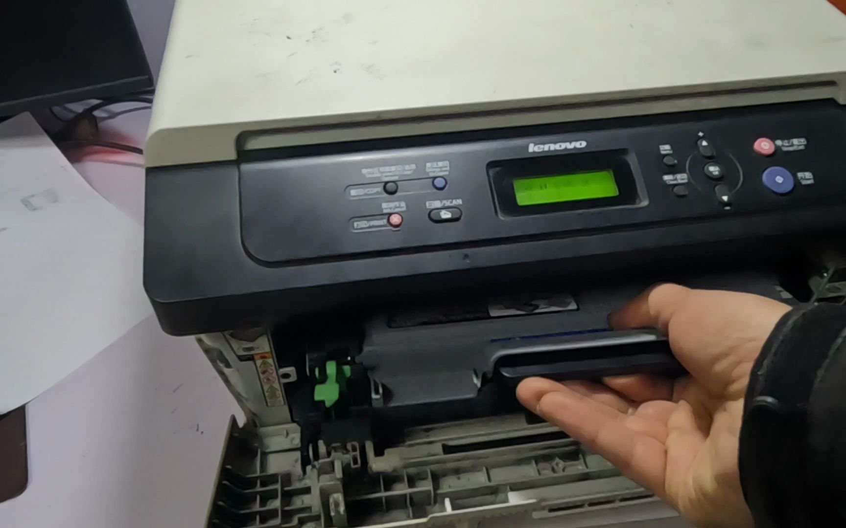 联想打印机打印黑边,黑道怎么搞?