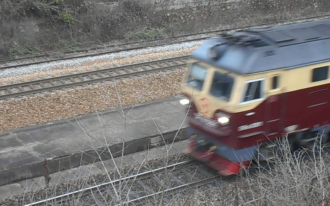 K1803次列车的轮轨声,在湘潭市岳塘区板塘铺