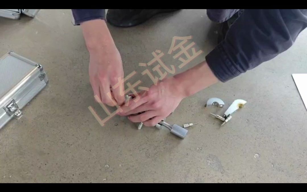 扭转引伸计 应变式电子扭转计 北钢院正品电子引伸计 安装操作视频