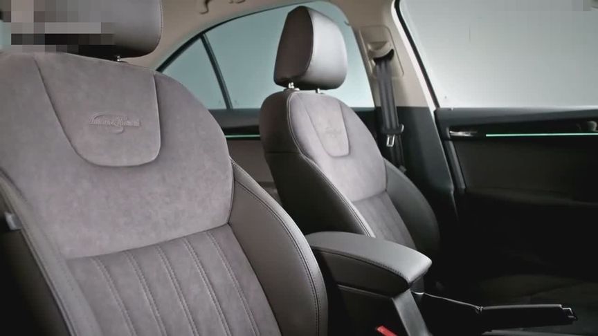 2017款斯柯达明锐内饰 采取全黑色设计