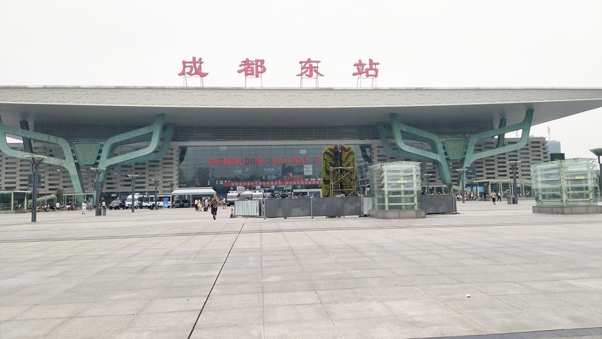 火车迷实拍,CRH1A型动车组重联到达成都东站