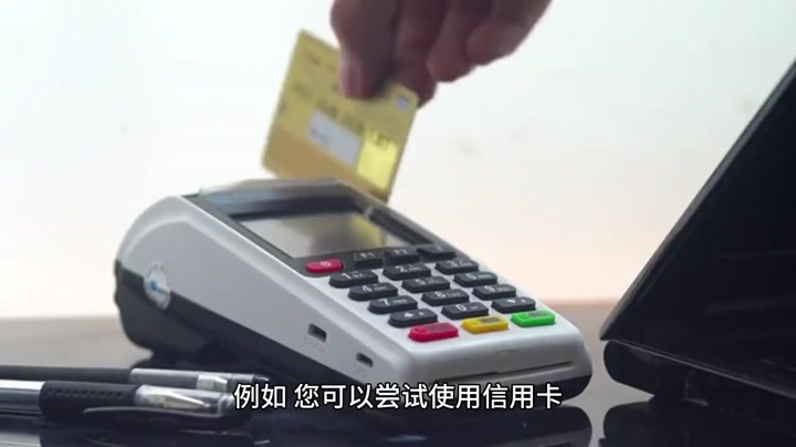 卧室门反锁了怎么开锁