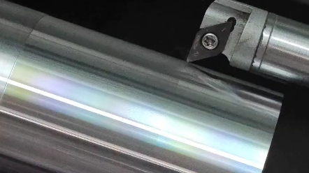 许氏高刚性阻尼减震刀杆搭配德威克高刚性硬轨数控车,可以实现对高...