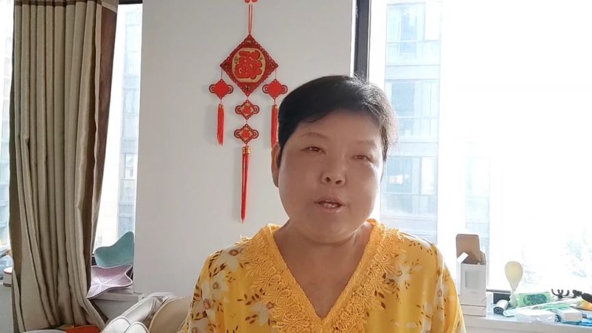 还珠格格小燕子的饰演者赵薇被封杀了,看来国家对演艺界大打出手