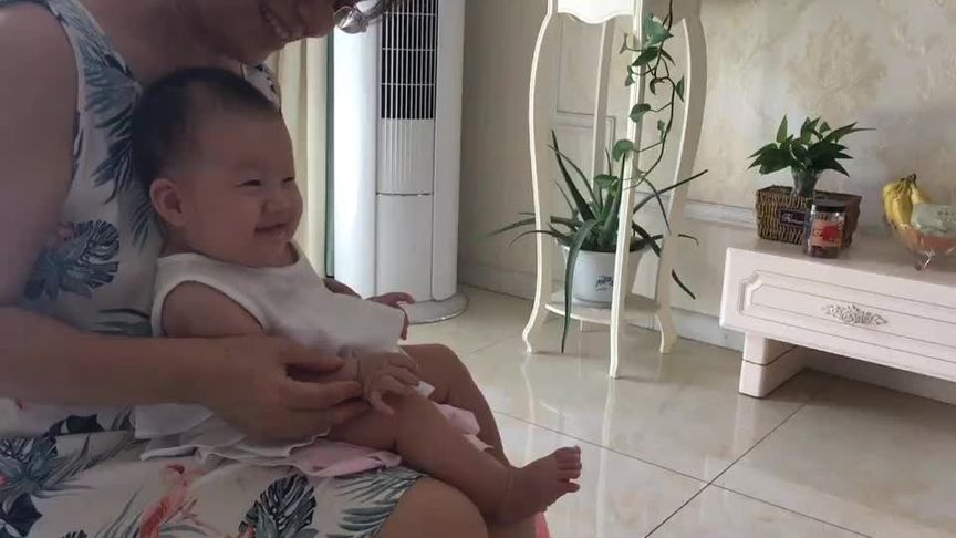 宝宝最喜欢宝妈学羊叫,只有这时候最开心,你们的宝宝会笑出声么