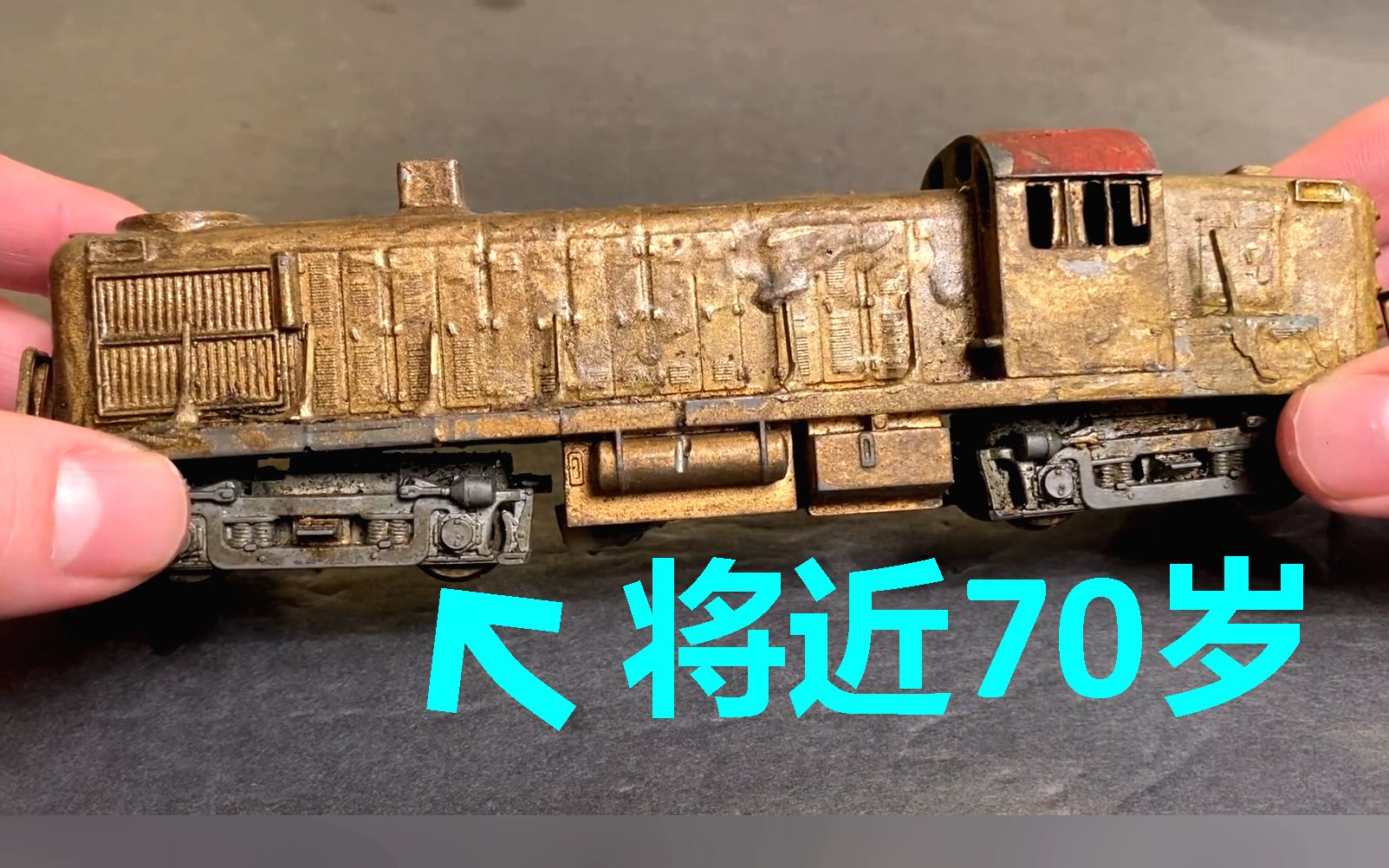 【中字】差点翻车!"报废级"火车模型 艰难修复