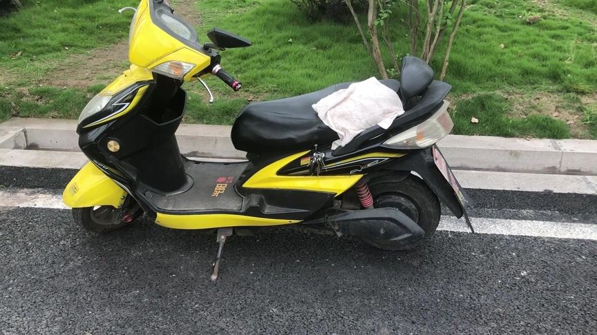 分享一个电瓶车的维修实例,电瓶车在骑行过程中,突然断电跳闸