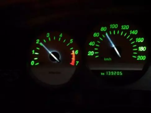 老君威2.0手动档,转速偏高。只见转速未见车速上来01