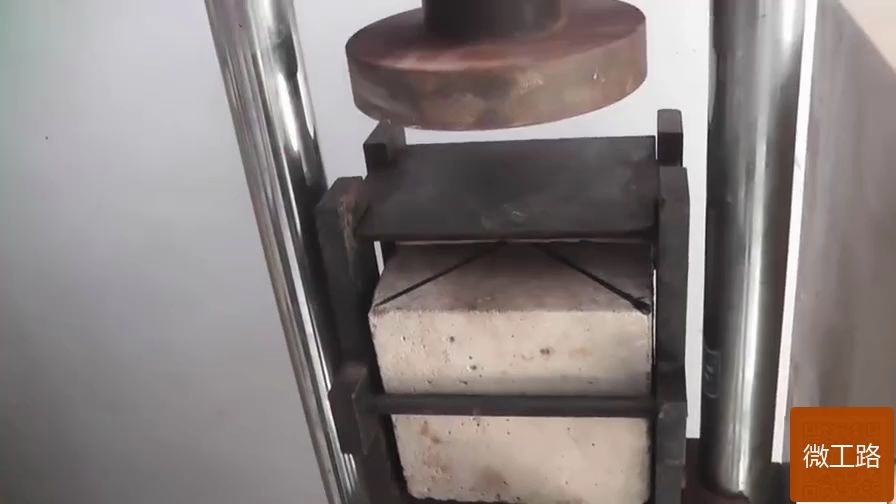水泥混凝土立方体劈裂抗压试验(试验操作方法)微工路试验检测