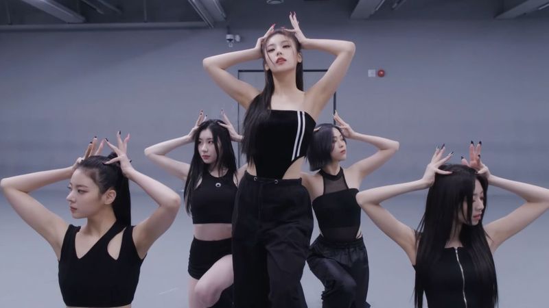 不要想得太复杂!ITZY《CHESHIRE》舞蹈练习室中韩双字
