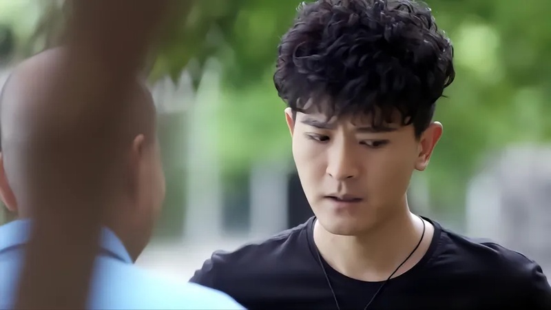 刀锋下的替身:缉毒警察查到眉目,戒毒所不简单,里面估计在制毒