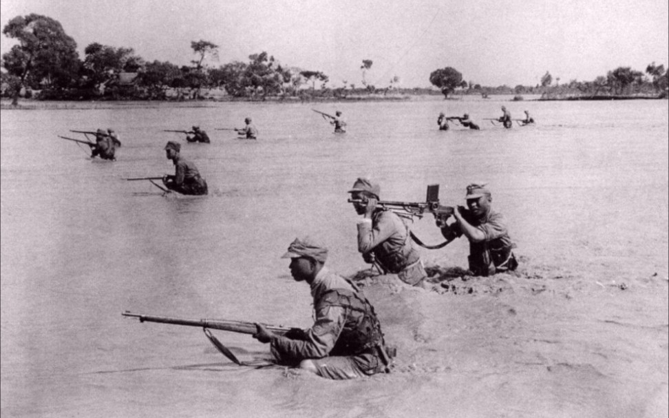 【武汉会战】兵戎大武汉,日顽丧胆,军民众志写雄篇!