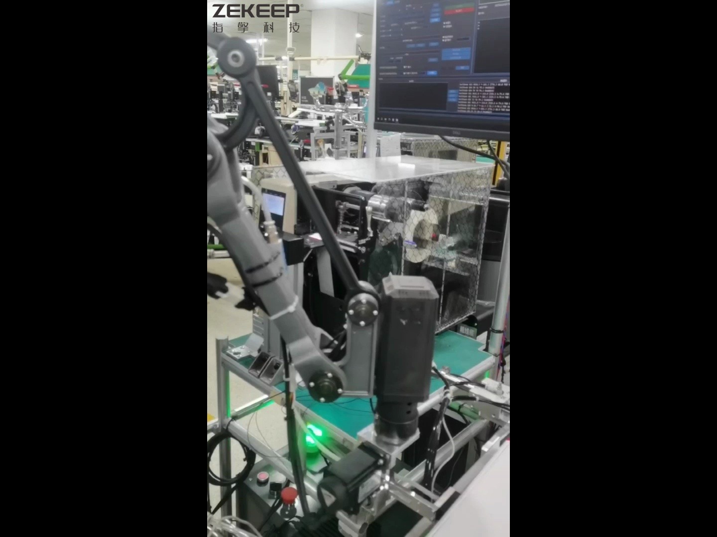 全自动贴标签神器,机械臂高效作业展示!