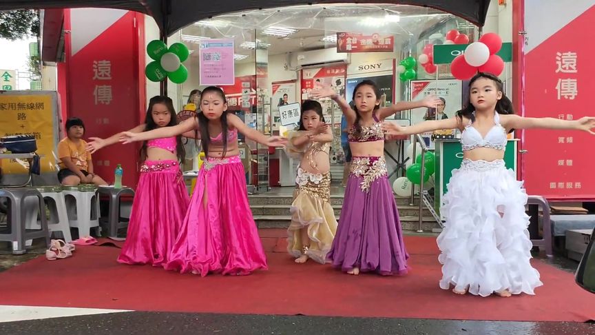 儿童肚皮舞 跳得棒极了!