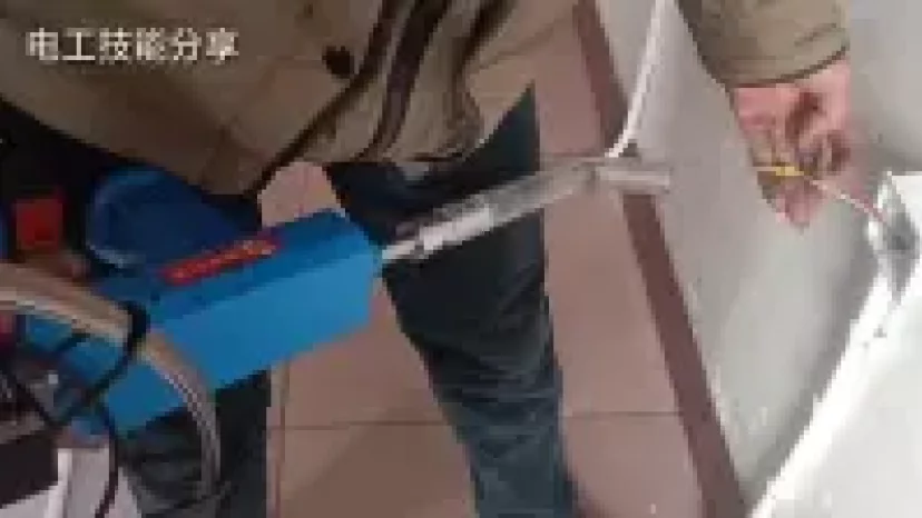 穿线机穿电线: 就算穿过8个线管弯, 也毫不费力, 不愧是穿线神器, 电工...