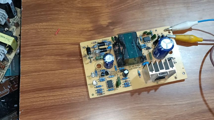 怎么测量高频变压器输出端电压