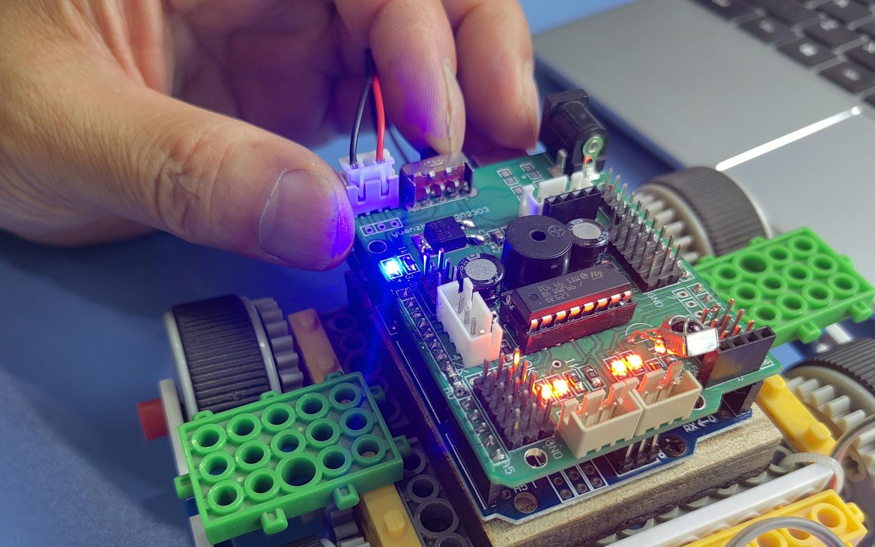 第八课Mixly米思齐图形化编程学习制作LED流水灯效果智能机器人编程...