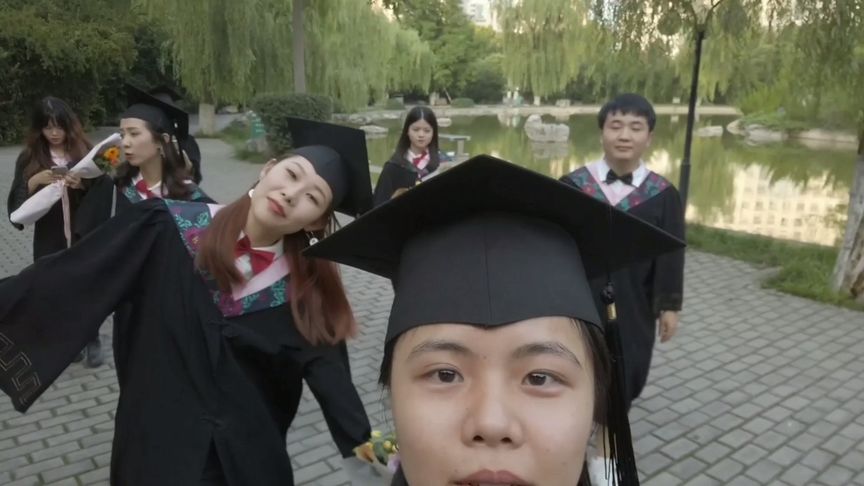 大学生毕业照怎么拍?毕业典礼的片段剪辑