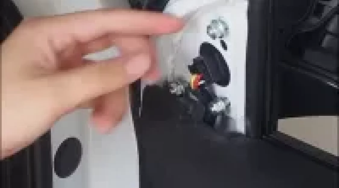 鸿云汽车配件-朗动后视镜安装视频