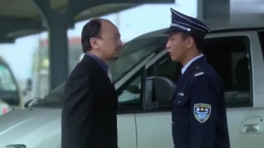 经理看不起保安,没想到保安的英文却让老板刮目相看,直接升职