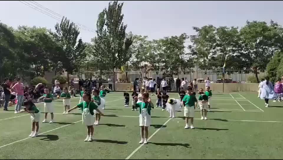 孝道是中华民族的传统美德。不管社会如何进步,经济实力如何发达,...