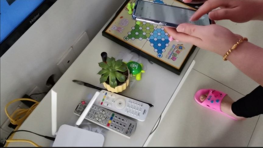 电信用户携号转网到移动,最后还用上广电的电视,就怕小孩打游戏