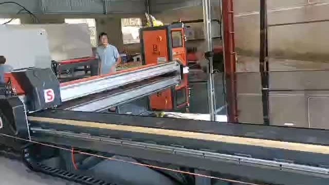 #钢化玻璃 #玻璃加工 #我要上热门 #热门视频 #门窗 #切割机