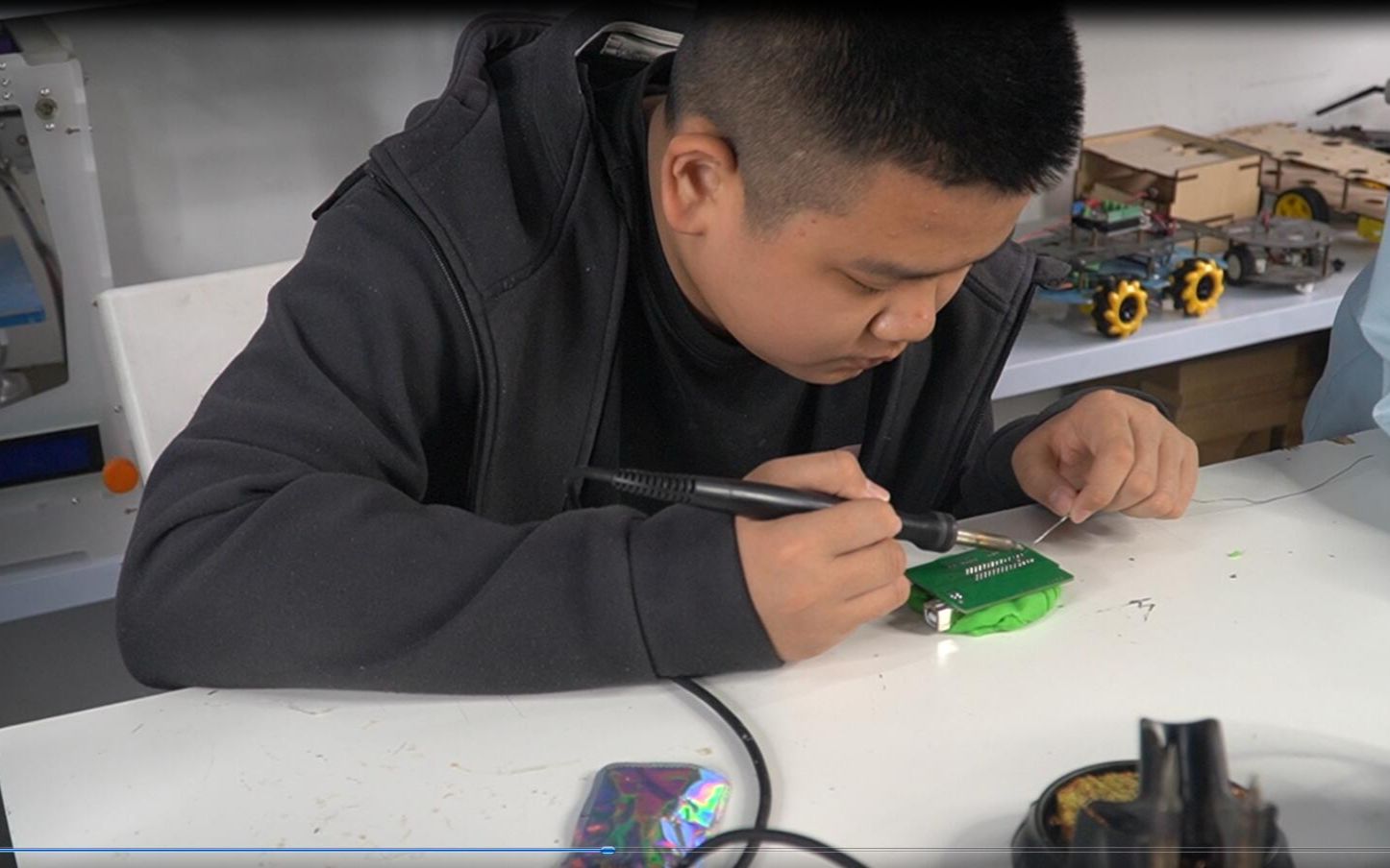 我设计的第一块Arduino 电路板 谭宗杨(六年级)