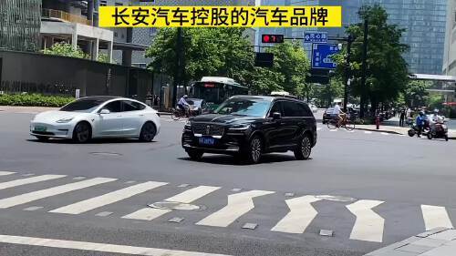 长安汽车控股的汽车品牌包括:长安汽车、长安欧尚、深蓝汽车、...