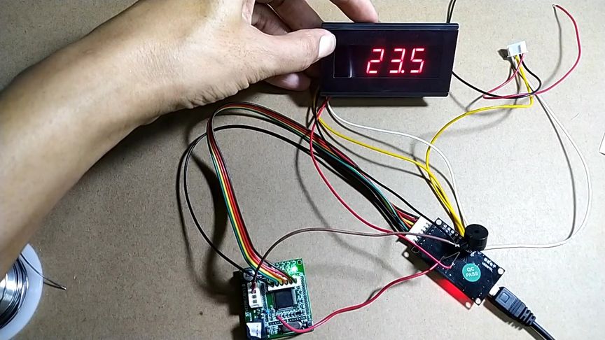 三极管驱动蜂鸣器实物测试