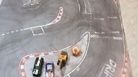 rc蚊车漂移,地图有点不平,会出现卡顿