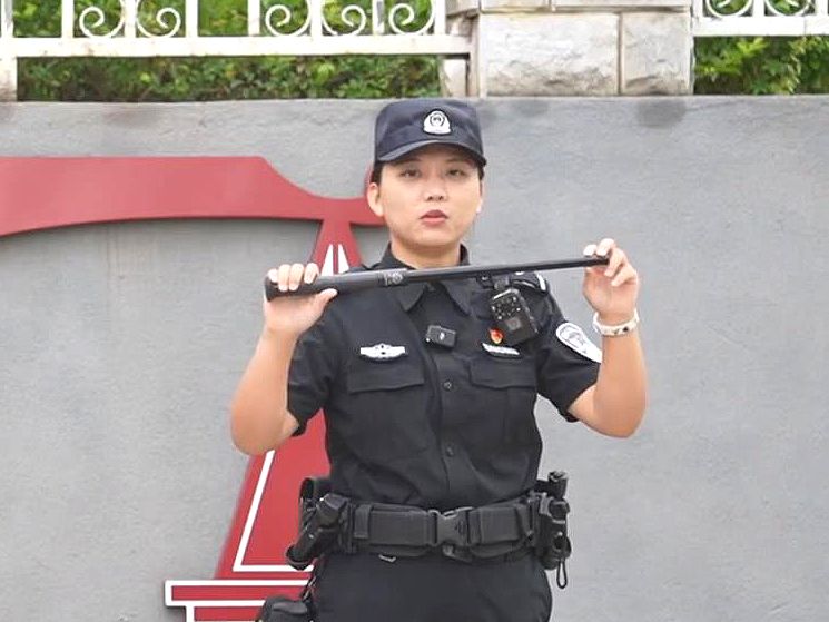 【高清】公安民警制式伸缩警棍(甩棍)评测介绍