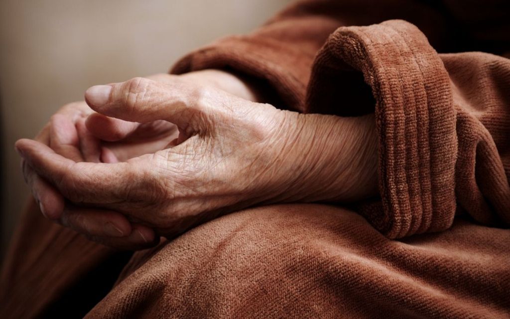 老人味的“元凶”被公布,40岁以后少吃3样东西,老了也没味道