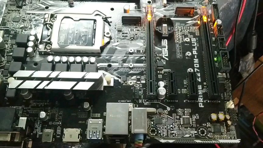 网友寄修一块华硕z270主板