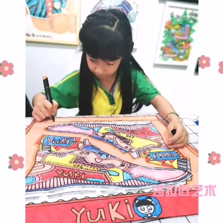 小女孩以自己的英文名为牌设计的鞋子#运动鞋 #画画 #充能计划