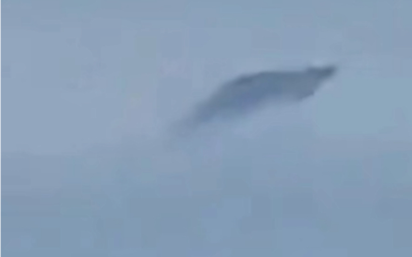 坐飞机实拍龙的视频