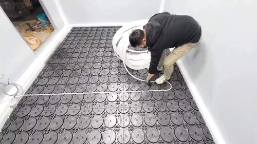这样独特的热水地暖系统铺设法你见吗?简太方便了