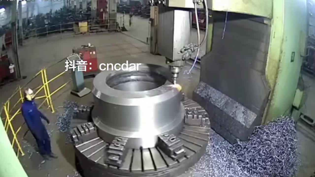 安全教育视频,安全无小事!#机械加工 #安全事故 #数控车 #cnc