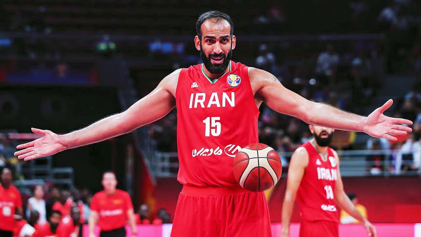 11.11日中国男篮vs伊朗!37岁的哈达迪被打懵了,杜峰这招厉害了