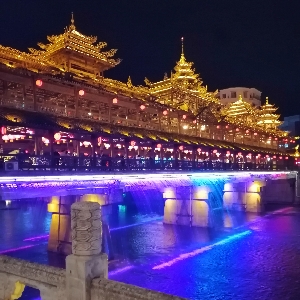 大家好我是V 