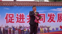 中学老师演唱的歌曲《最美》