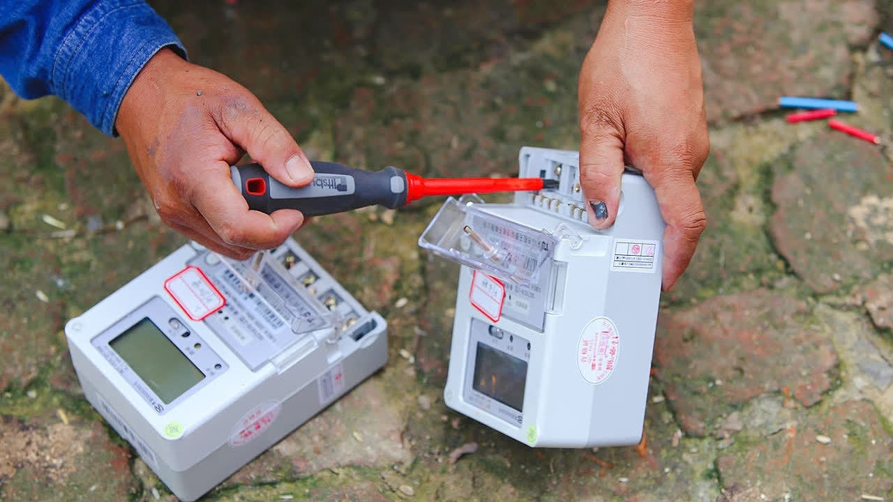 感谢老电工,终于学会电表接线了,看着电路图,接线居然这么简单