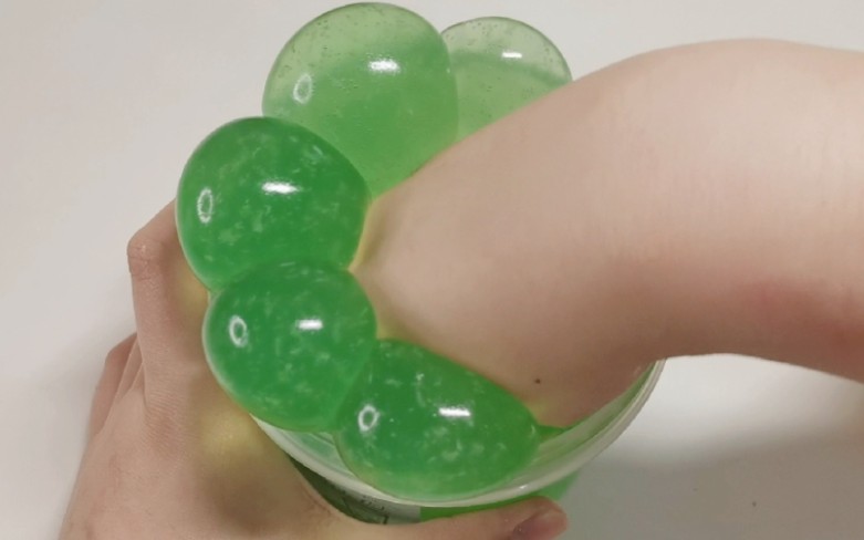 戳 爆 水 晶 葡 萄