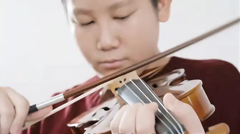小提琴入门:手位姿势弓法,坚持练习半小时
