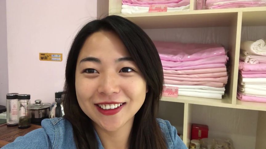 你知道制作蚕丝被的过程吗?女孩去监工拍下全过程,你看懂了吗?