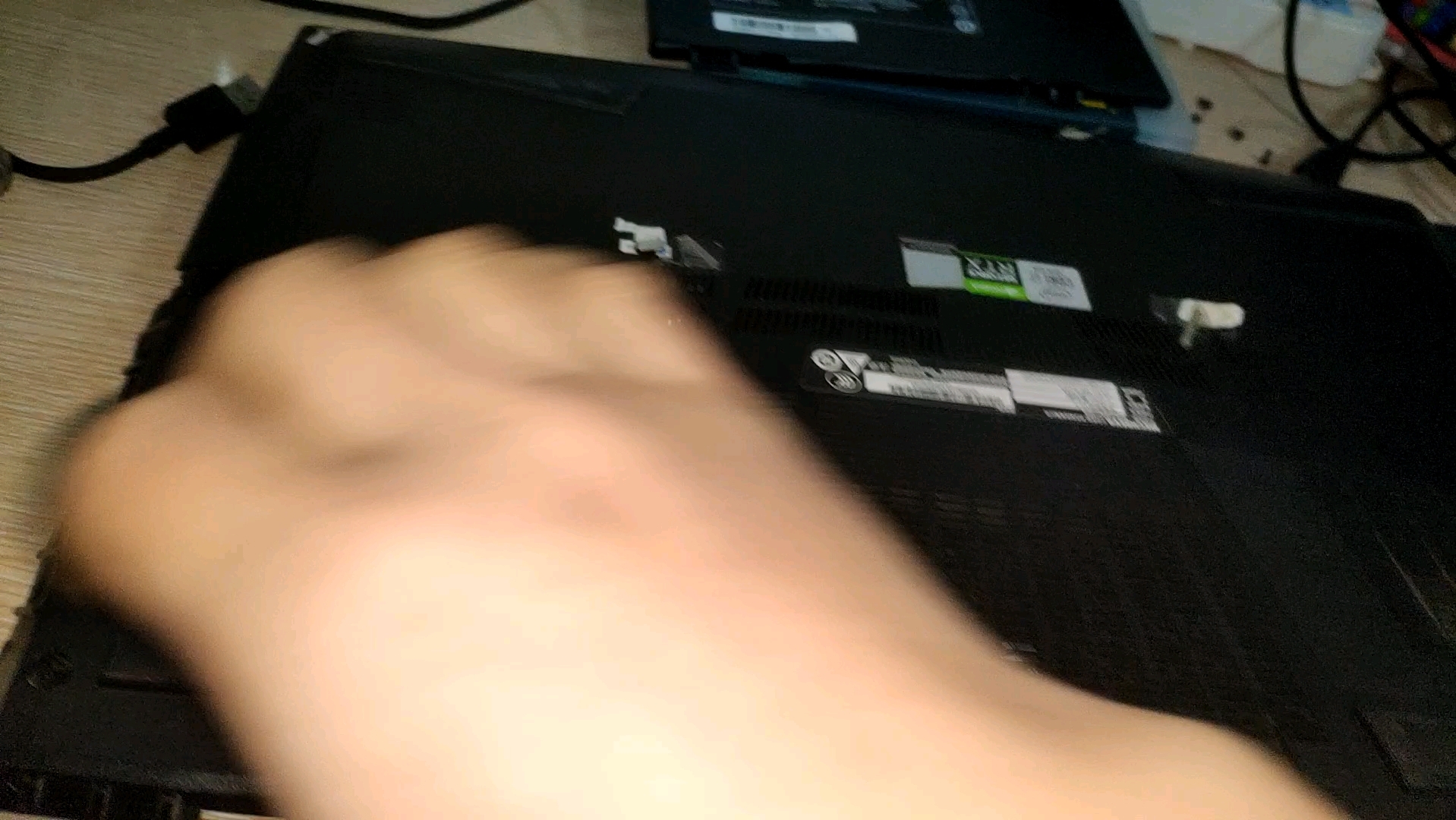 [教程向] 笔记本电脑更换电池教程。