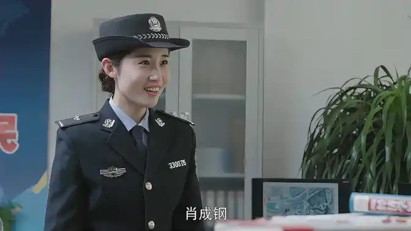 口齿伶俐的小伙,面对三个女人也被欺负的不敢接茬
